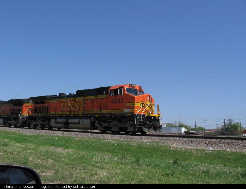 BNSF 4562